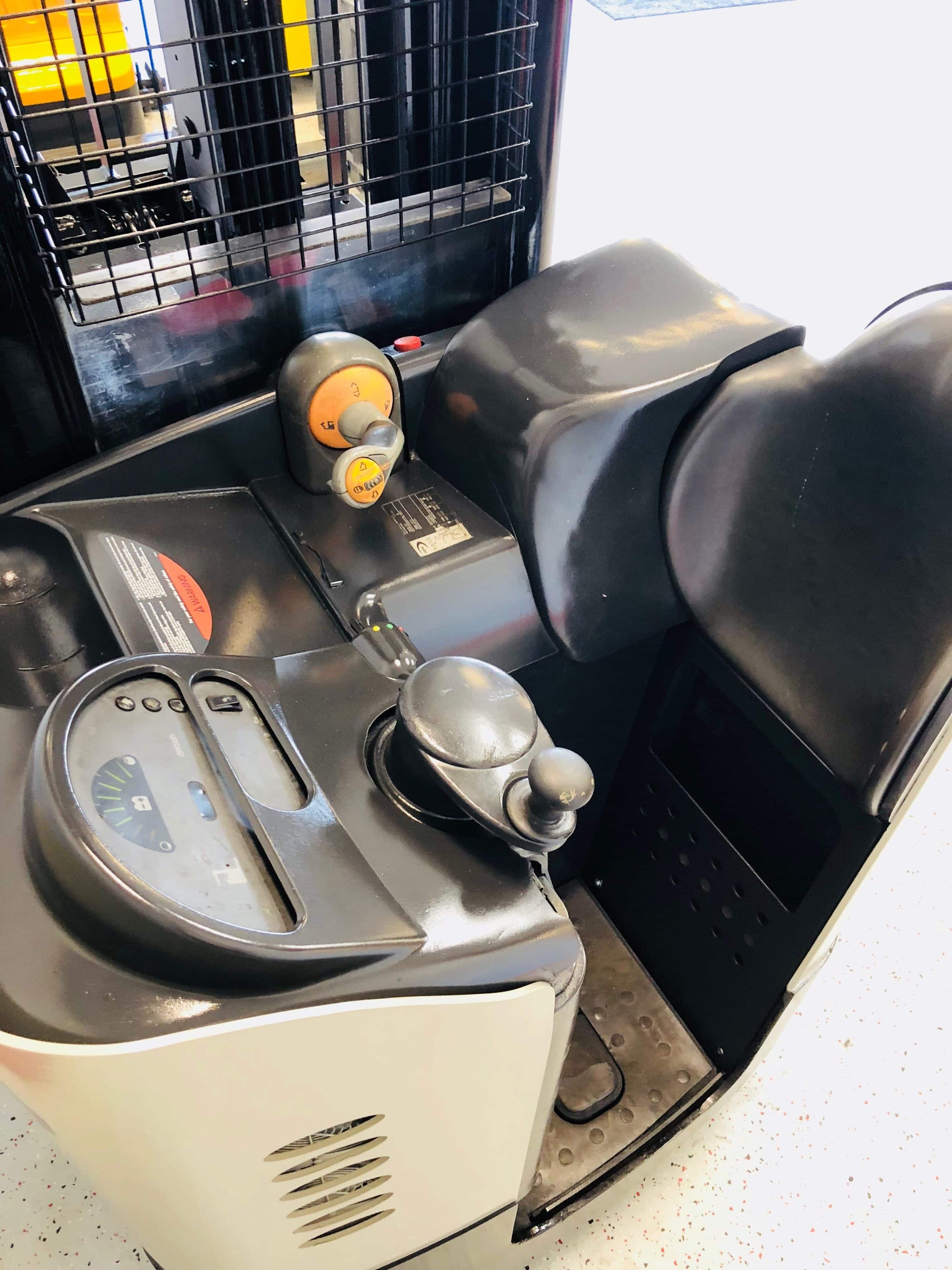 AAA Forklifts - Crown RR5220-35 3500 lb. Electric Reach Forklift w ...