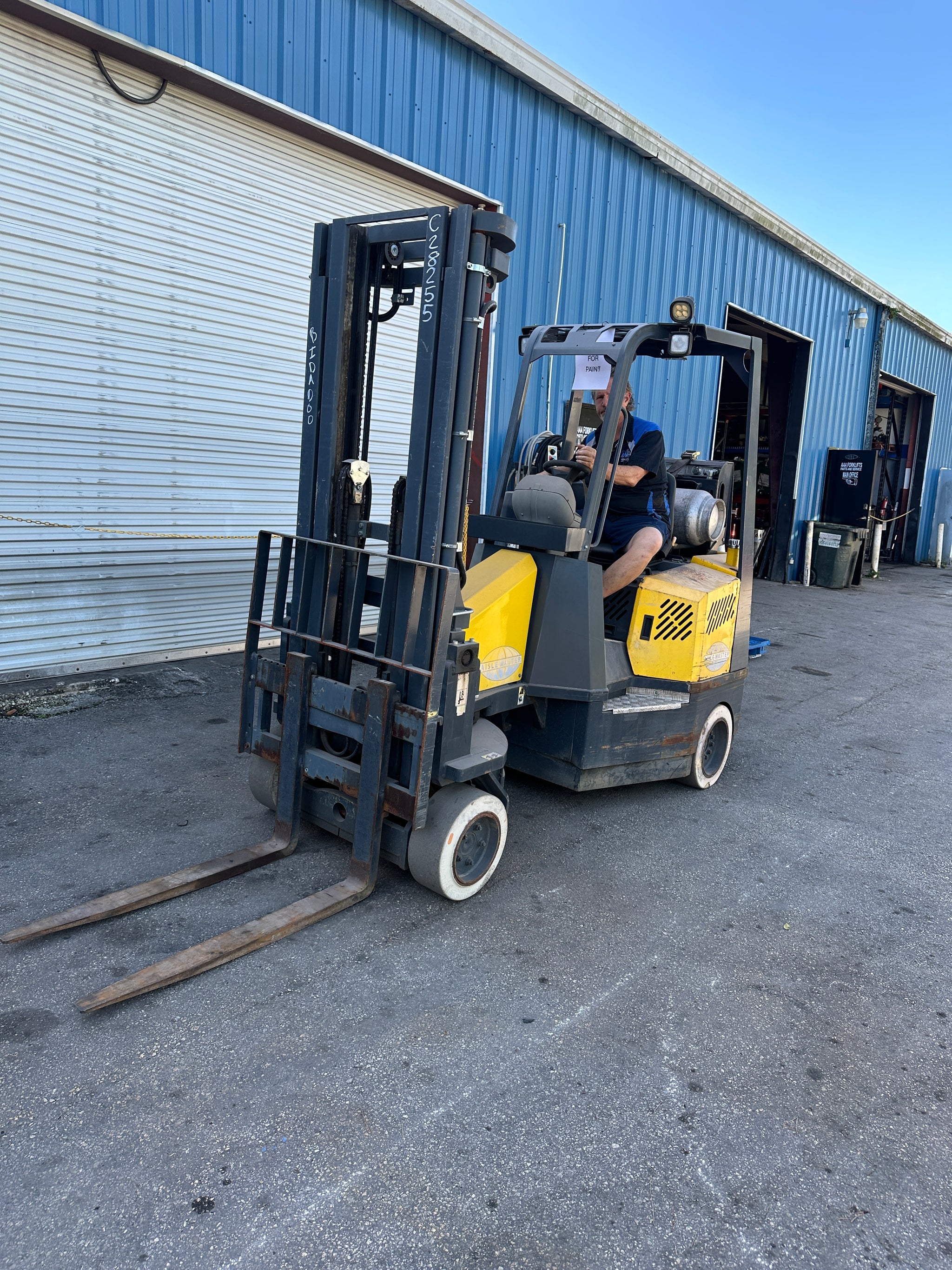 AAA Forklifts - '15 Aisle-Master 44S LPG Very Narrow Isle Articulated ...