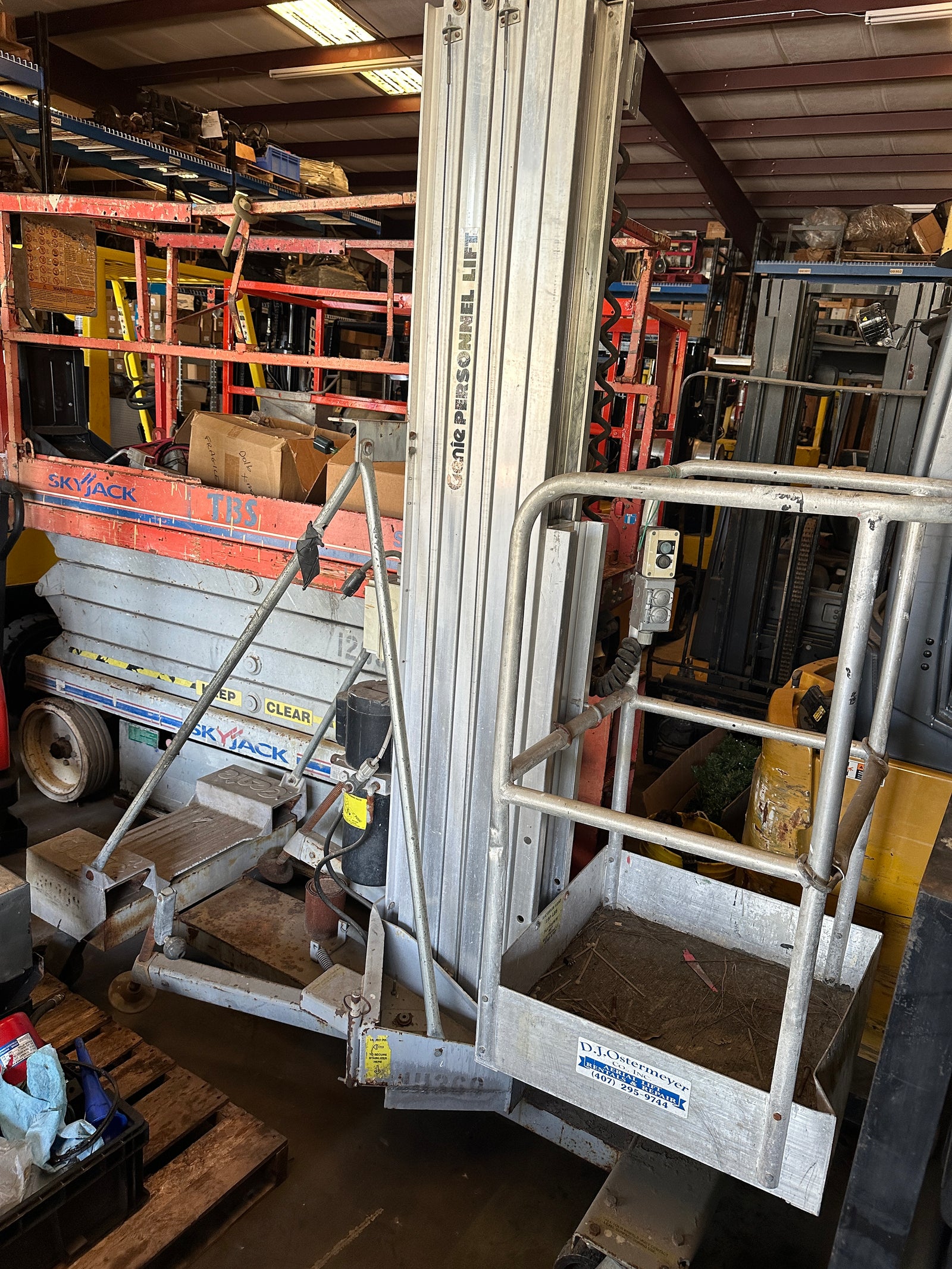 AAA Forklifts -Genie PLI-30AC 30' Push Vertical Man Lift Aerial Work ...