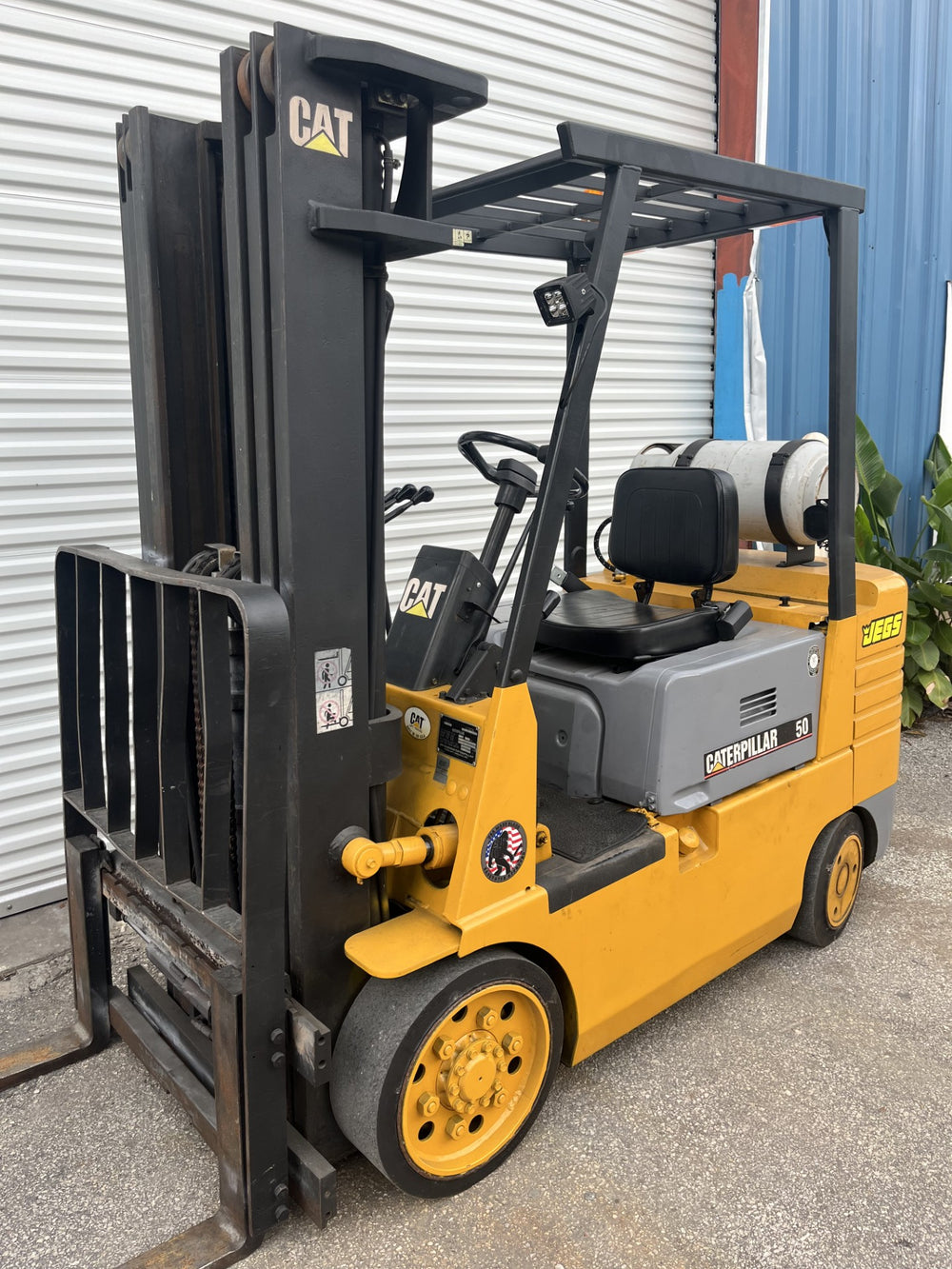 AAA Forklifts - Caterpillar GC25 5000 lb. LPG Forklift w/ Sideshift 189"H