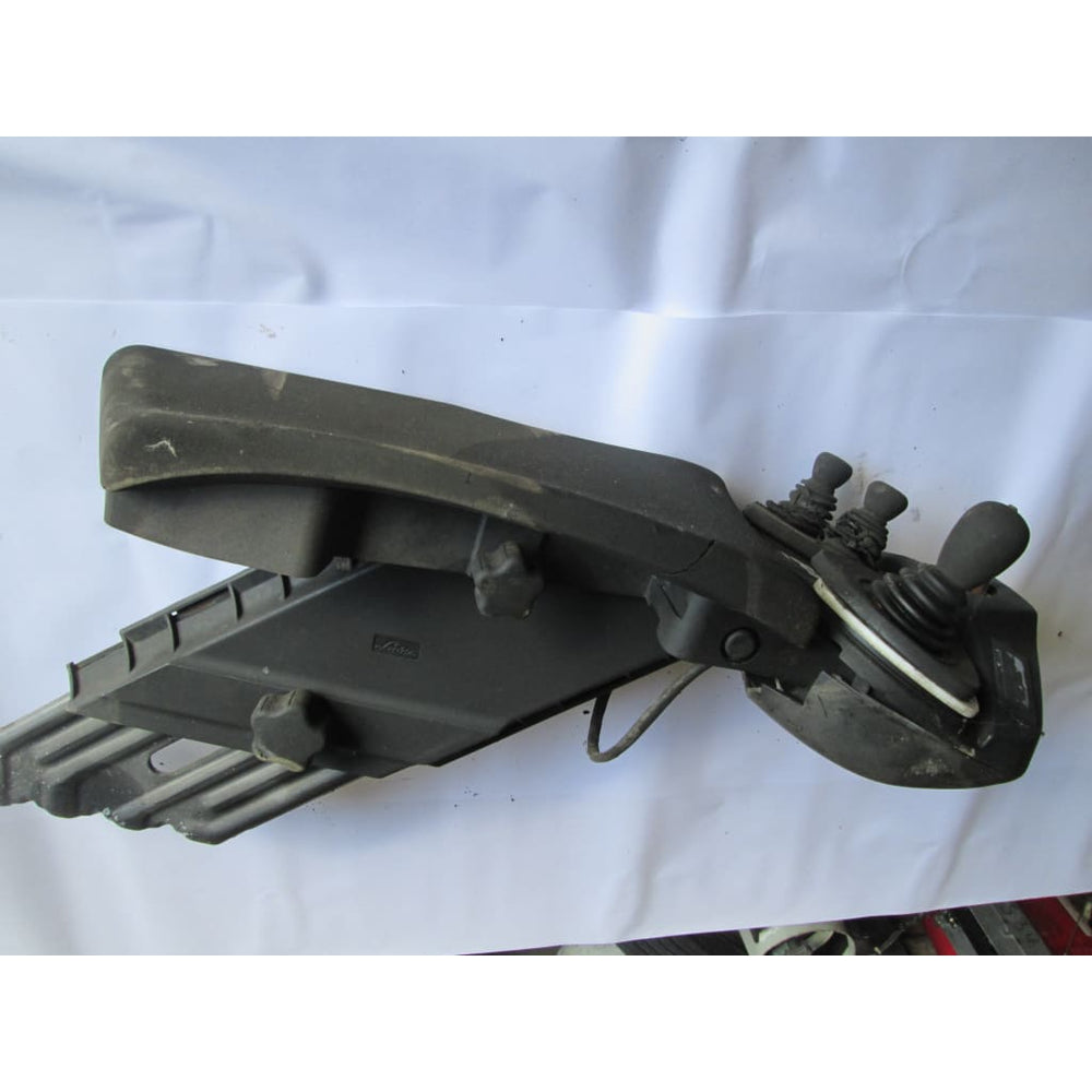AAA Forklifts - Linde Arm Rest With Lever controls