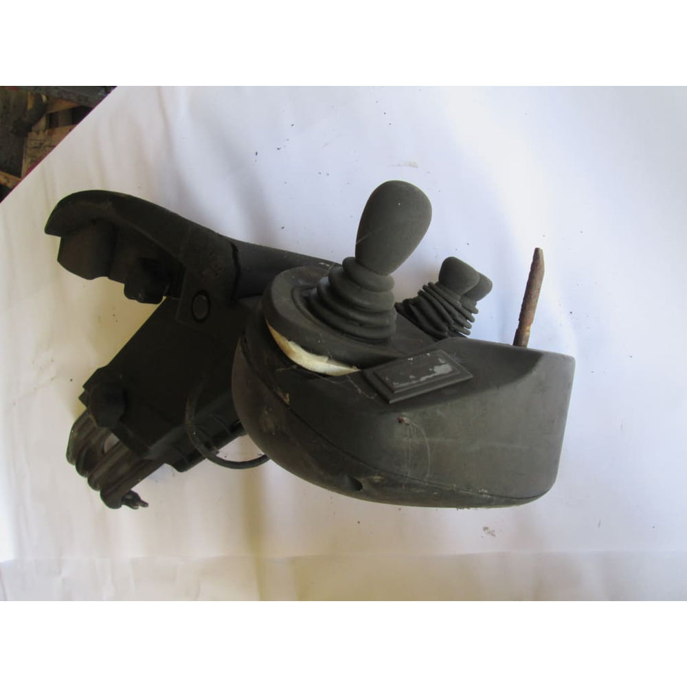 AAA Forklifts - Linde Arm Rest With Lever controls