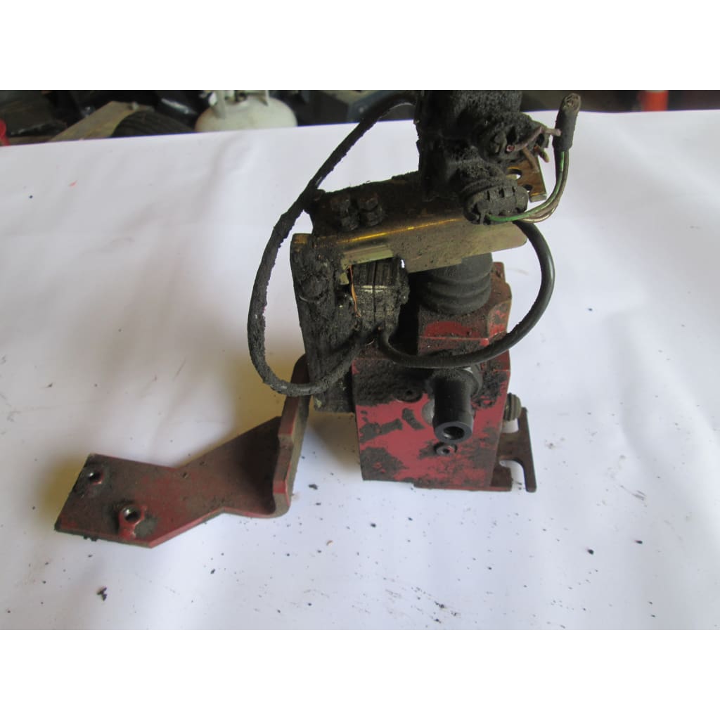 AAA Forklifts - Linde Proportioning Valve For Inching Or Brake